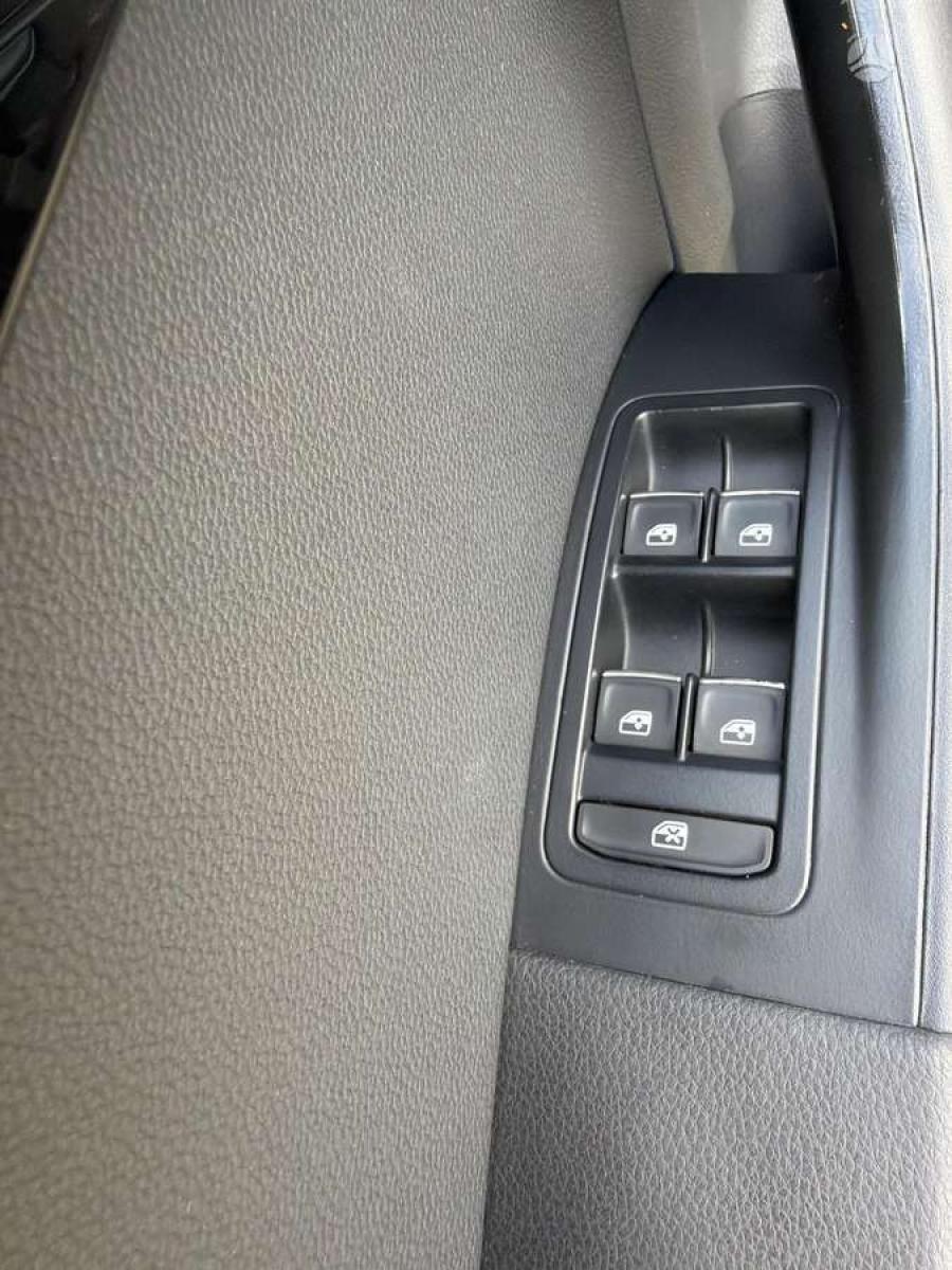 Brown SEAT Ateca 2017 in Taurage, with an engine capacity of 1.40 L and mileage of 166 thousand km for 12900 €, photo 43 on AUTOMOTO.COM.LV