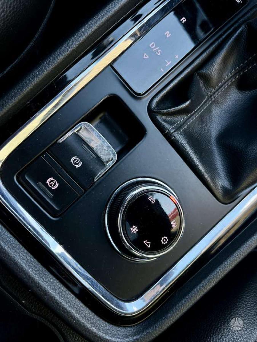 SEAT Ateca 2017 in Taurage, with an engine capacity of 2.00 L and mileage of 285 thousand km for 12800 €, photo 11 on AUTOMOTO.COM.LV