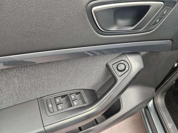 Green SEAT Ateca 2021 in Panevezys, with an engine capacity of 1.97 L and mileage of 129 thousand km for 18990 €, photo 10 on AUTOMOTO.COM.LV