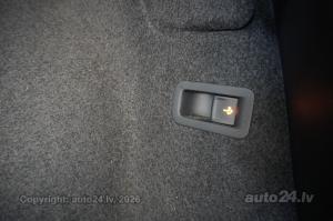 Green SEAT Ateca 2021 in Tallinn, with an engine capacity of 2.00 L and mileage of 95 thousand km for 20900 €, photo 6 on AUTOMOTO.COM.LV