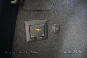 Green SEAT Ateca 2021 in Tallinn, with an engine capacity of 2.00 L and mileage of 95 thousand km for 20900 €, photo 7 on AUTOMOTO.COM.LV