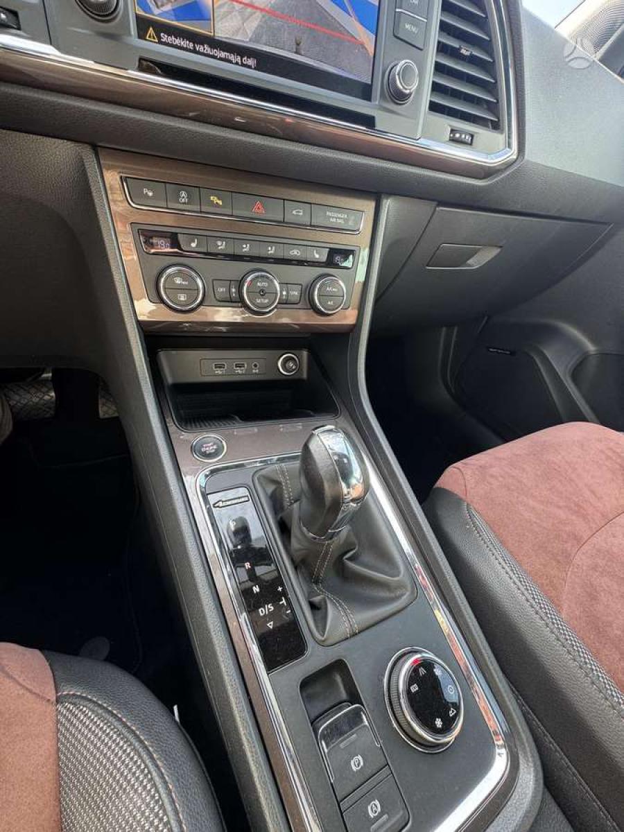 Grey SEAT Ateca 2016 in Kaunas, with an engine capacity of 1.97 L and mileage of 216 thousand km for 13999 €, photo 13 on AUTOMOTO.COM.LV