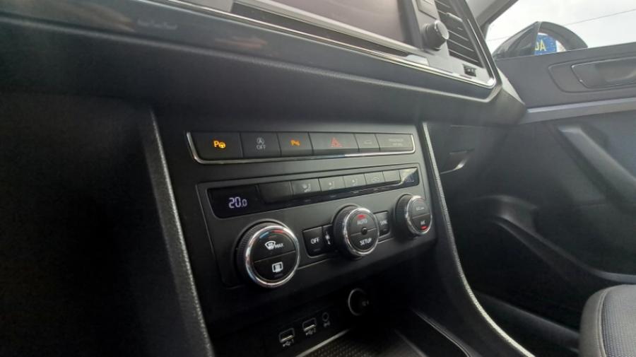 Grey SEAT Ateca 2017 in Riga, with an engine capacity of 1.60 L and mileage of 186 thousand km for 13990 €, photo 43 on AUTOMOTO.COM.LV