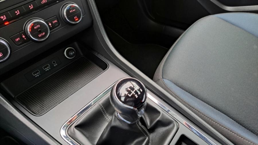 Grey SEAT Ateca 2017 in Riga, with an engine capacity of 1.60 L and mileage of 186 thousand km for 13990 €, photo 50 on AUTOMOTO.COM.LV
