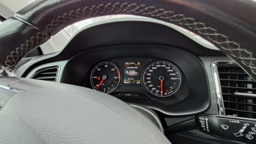 Grey SEAT Ateca 2017 in Riga, with an engine capacity of 1.60 L and mileage of 186 thousand km for 13990 €, photo 90 on AUTOMOTO.COM.LV