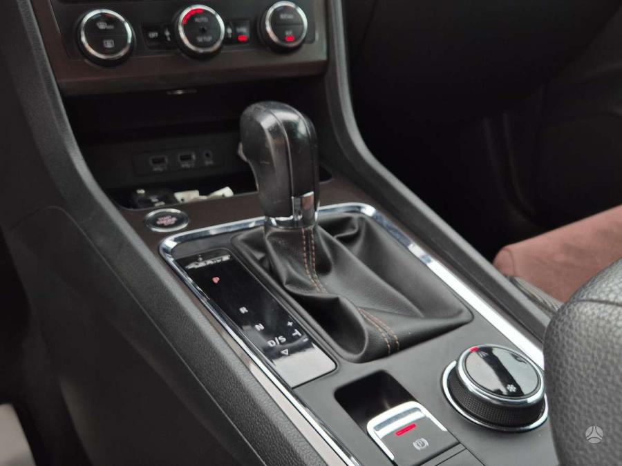 Grey SEAT Ateca 2017 in Kaunas, with an engine capacity of 1.97 L and mileage of 289 thousand km for 11550 €, photo 15 on AUTOMOTO.COM.LV