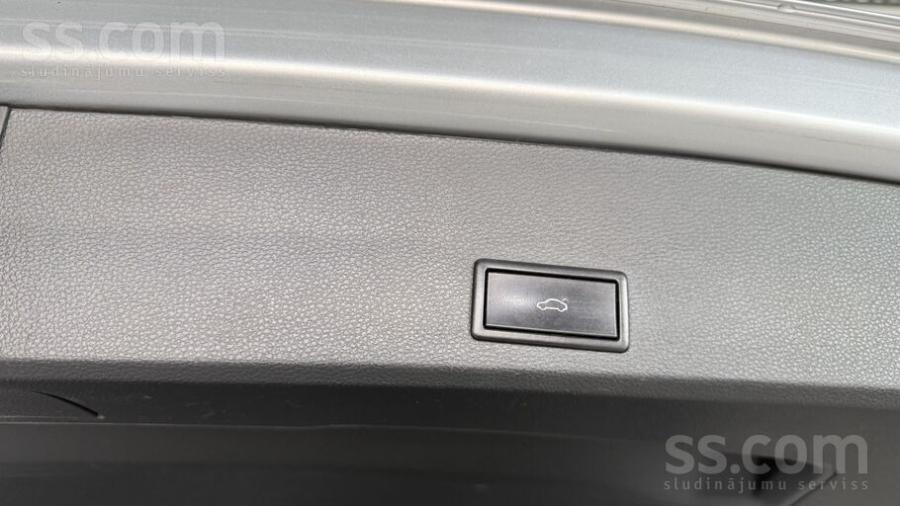 Grey SEAT Ateca 2019 in Riga, with an engine capacity of 1.60 L and mileage of 158 thousand km for 12900 €, photo 15 on AUTOMOTO.COM.LV