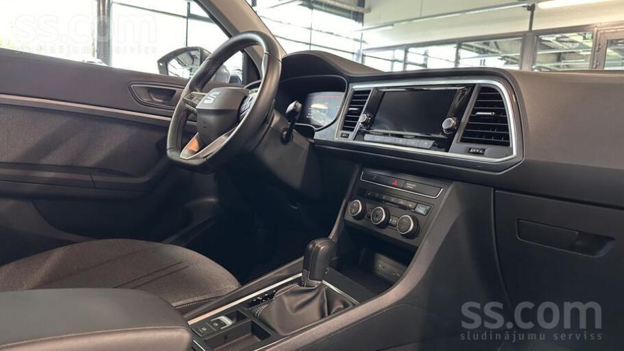 Grey SEAT Ateca 2023 in Riga, with an engine capacity of 1.50 L and mileage of 41 thousand km for 22900 €, photo 16 on AUTOMOTO.COM.LV