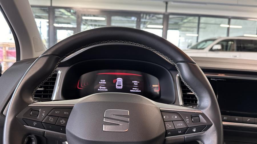 Pelēks SEAT Ateca 2023 Rīga, ar dzinēja tilpumu 1.50 L un nobraukumu 41 tūkst. km par 2290000 €, foto 18 vietnē AUTOMOTO.COM.LV
