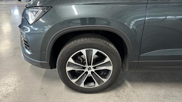 Grey SEAT Ateca 2023 in Riga, with an engine capacity of 1.50 L and mileage of 45 thousand km for 2290000 €, photo 6 on AUTOMOTO.COM.LV