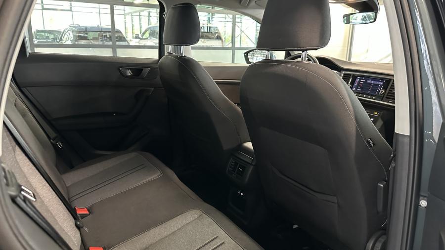 Pelēks SEAT Ateca 2023 Rīga, ar dzinēja tilpumu 1.50 L un nobraukumu 45 tūkst. km par 2290000 €, foto 14 vietnē AUTOMOTO.COM.LV