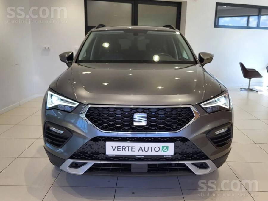 Grey SEAT Ateca 2023 in Riga, with an engine capacity of 1.50 L and mileage of 24 thousand km for 24290 €, photo 3 on AUTOMOTO.COM.LV