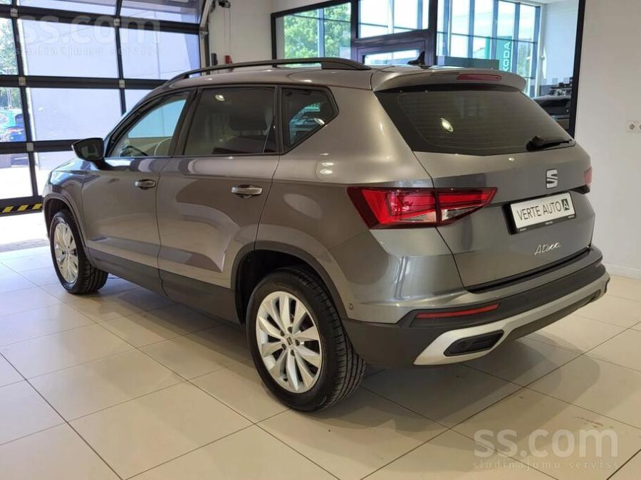 Grey SEAT Ateca 2023 in Riga, with an engine capacity of 1.50 L and mileage of 24 thousand km for 24290 €, photo 5 on AUTOMOTO.COM.LV