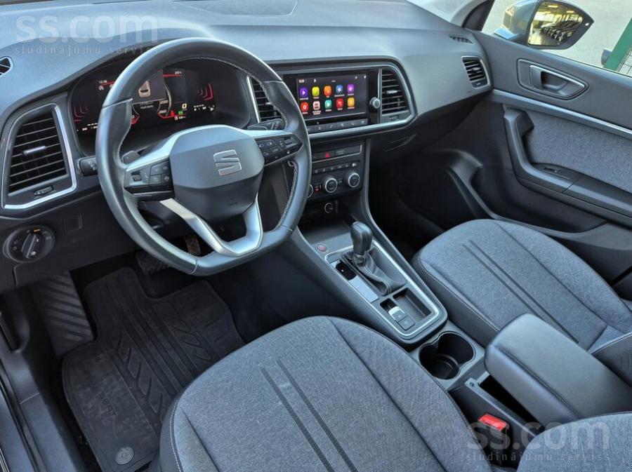 Grey SEAT Ateca 2023 in Riga, with an engine capacity of 1.50 L and mileage of 24 thousand km for 23490 €, photo 8 on AUTOMOTO.COM.LV