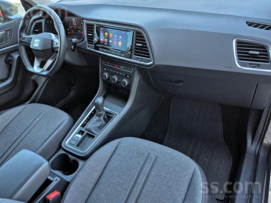 Grey SEAT Ateca 2023 in Riga, with an engine capacity of 1.50 L and mileage of 24 thousand km for 23490 €, photo 10 on AUTOMOTO.COM.LV