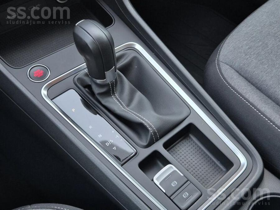 Grey SEAT Ateca 2023 in Riga, with an engine capacity of 1.50 L and mileage of 24 thousand km for 23490 €, photo 13 on AUTOMOTO.COM.LV