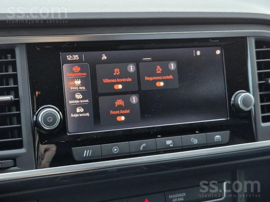 Grey SEAT Ateca 2023 in Riga, with an engine capacity of 1.50 L and mileage of 24 thousand km for 23490 €, photo 19 on AUTOMOTO.COM.LV