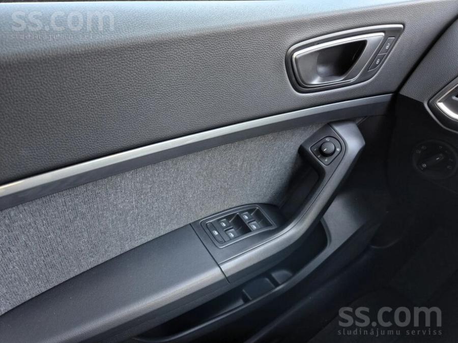 Grey SEAT Ateca 2023 in Riga, with an engine capacity of 1.50 L and mileage of 24 thousand km for 23490 €, photo 22 on AUTOMOTO.COM.LV