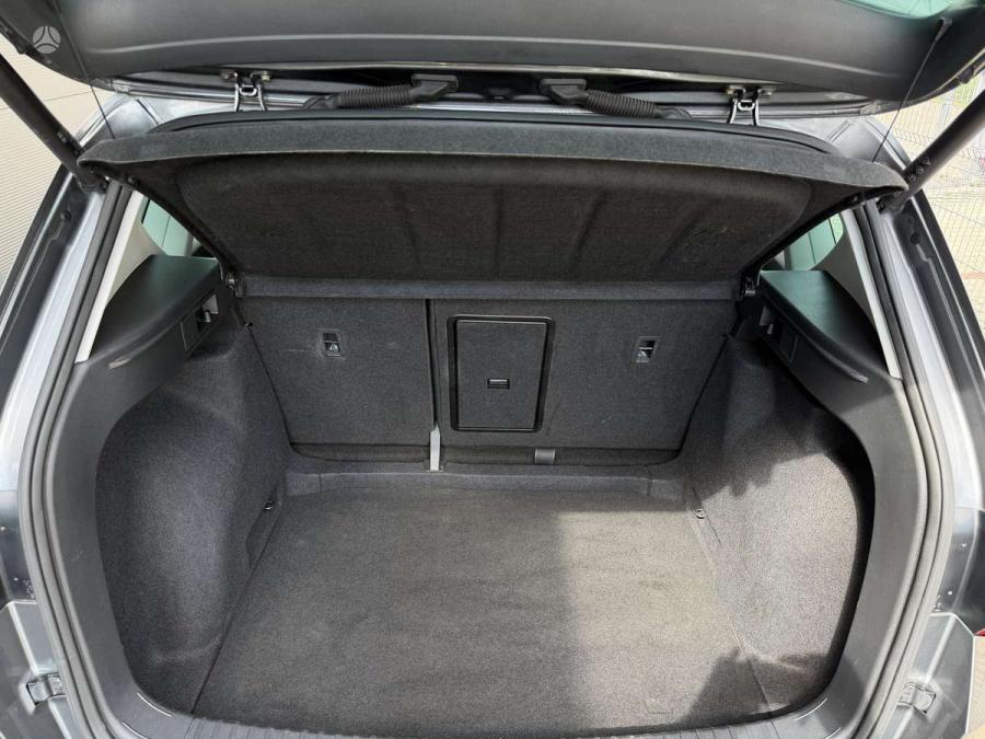 Grey SEAT Ateca 2023 in Siauliai, with an engine capacity of 1.97 L and mileage of 137 thousand km for 21990 €, photo 23 on AUTOMOTO.COM.LV