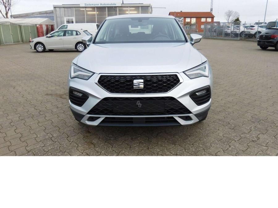 Grey SEAT Ateca 2024 in Kaunas, with an engine capacity of 1.50 L and mileage of 32 thousand km for 24829 €, photo 1 on AUTOMOTO.COM.LV