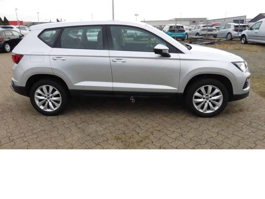Grey SEAT Ateca 2024 in Kaunas, with an engine capacity of 1.50 L and mileage of 32 thousand km for 24829 €, photo 2 on AUTOMOTO.COM.LV