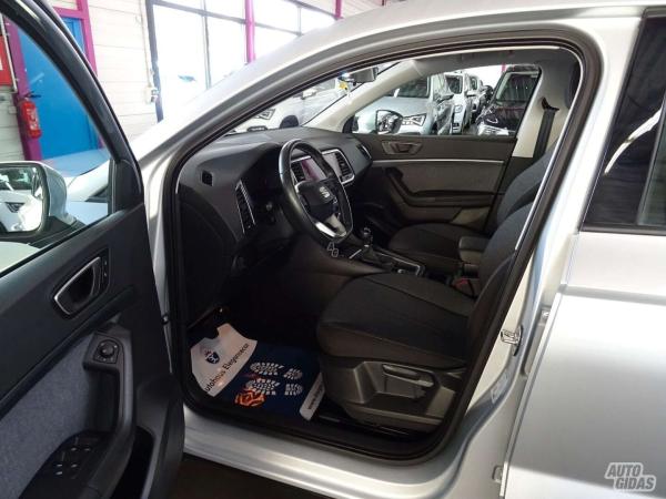 Grey SEAT Ateca 2024 in Kaunas, with an engine capacity of 1.50 L and mileage of 28 thousand km for 25730 €, photo 3 on AUTOMOTO.COM.LV