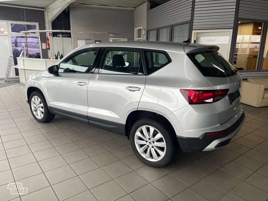 Grey SEAT Ateca 2024 in Kaunas, with an engine capacity of 0.00 L and mileage of 30 thousand km for 26005 €, photo 3 on AUTOMOTO.COM.LV