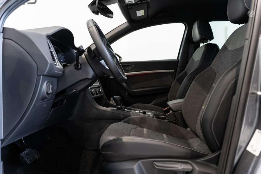 Grey SEAT Ateca 2025 in Vilnius, with an engine capacity of 1.50 L and mileage of 16 thousand km for 24990 €, photo 13 on AUTOMOTO.COM.LV