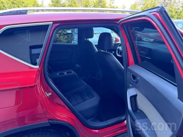 Red SEAT Ateca 2018 in Riga, with an engine capacity of 1.40 L and mileage of 202 thousand km for 13800 €, photo 9 on AUTOMOTO.COM.LV