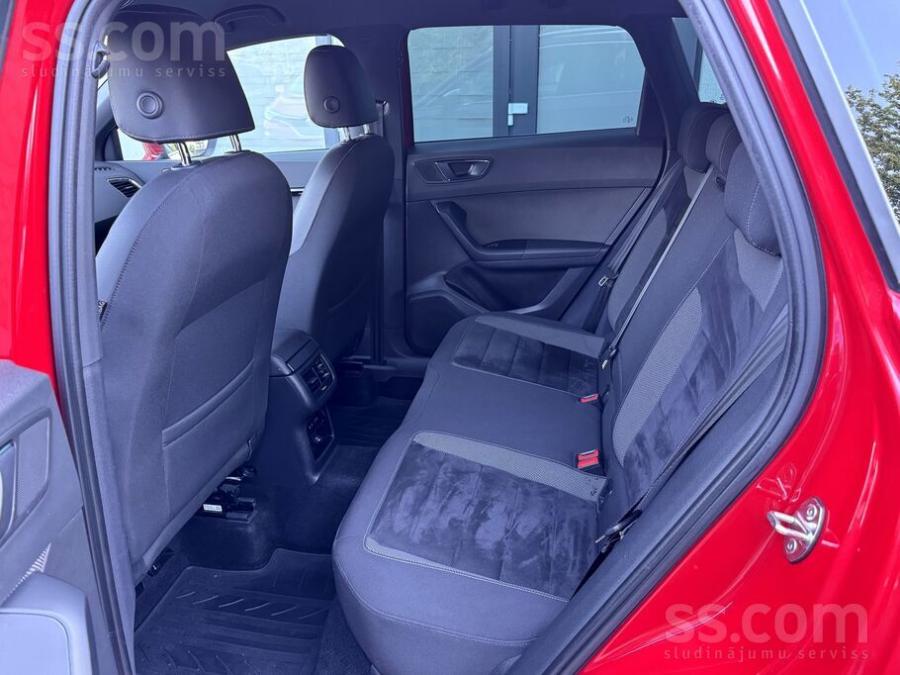 Red SEAT Ateca 2018 in Riga, with an engine capacity of 1.40 L and mileage of 202 thousand km for 13800 €, photo 16 on AUTOMOTO.COM.LV