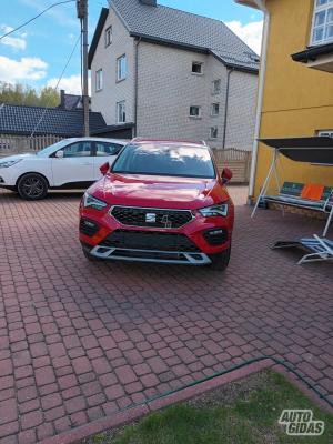 Red SEAT Ateca 2024 in Marijampole, with an engine capacity of 2.00 L and mileage of 30 thousand km for 18500 €, photo 4 on AUTOMOTO.COM.LV