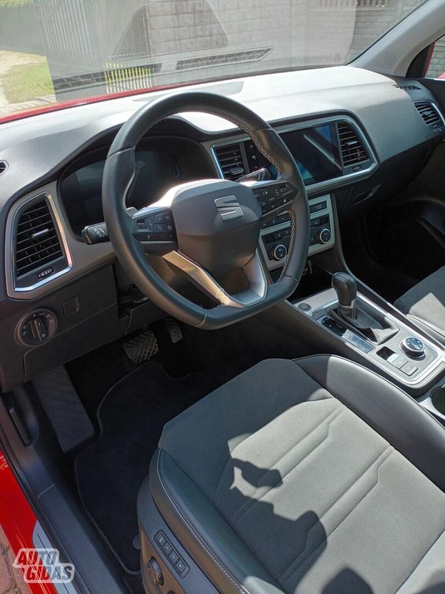 Red SEAT Ateca 2024 in Marijampole, with an engine capacity of 2.00 L and mileage of 30 thousand km for 18500 €, photo 8 on AUTOMOTO.COM.LV