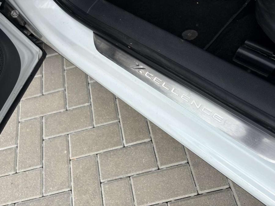 Balts SEAT Ateca 2016 Tauragė, ar dzinēja tilpumu 1.97 L un nobraukumu 270 tūkst. km par 12700 €, foto 35 vietnē AUTOMOTO.COM.LV