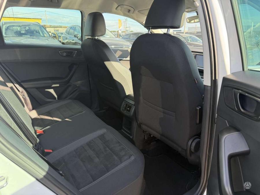 White SEAT Ateca 2016 in Kaunas, with an engine capacity of 1.40 L and mileage of 215 thousand km for 11900 €, photo 14 on AUTOMOTO.COM.LV