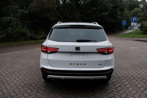 White SEAT Ateca 2016 in Taurage, with an engine capacity of 1.97 L and mileage of 298 thousand km for 10900 €, photo 9 on AUTOMOTO.COM.LV