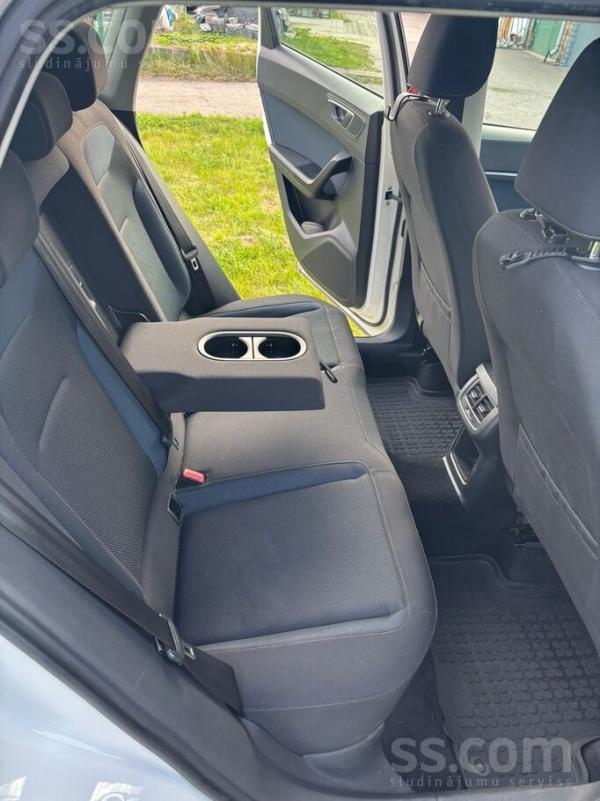 Balts SEAT Ateca 2017 Rīga, ar dzinēja tilpumu 2.00 L un nobraukumu 156 tūkst. km par 13700 €, foto 6 vietnē AUTOMOTO.COM.LV