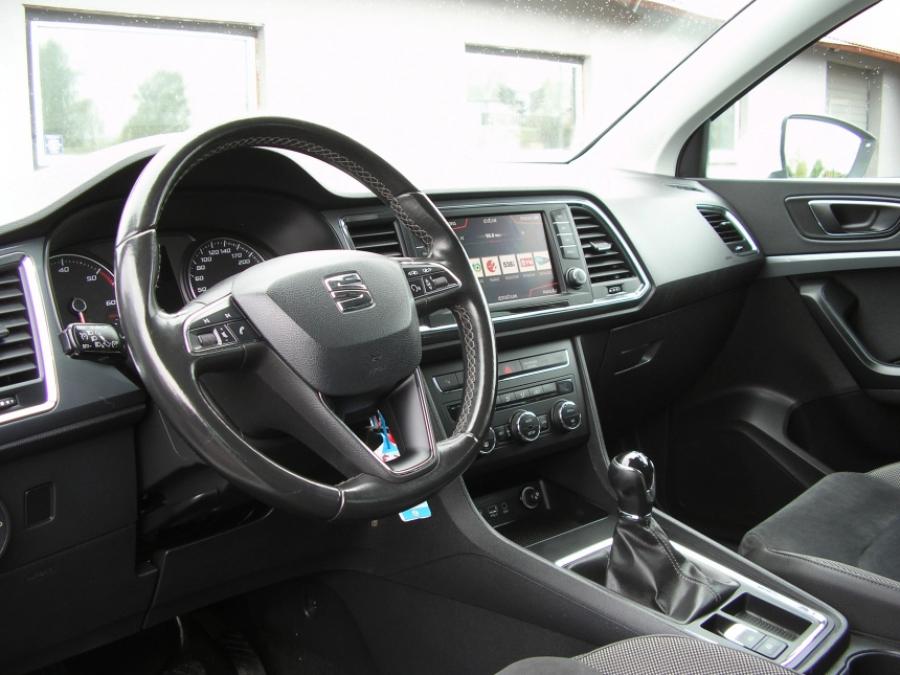 White SEAT Ateca 2017 in Riga, with an engine capacity of 1.60 L and mileage of 162 thousand km for 14950 €, photo 4 on AUTOMOTO.COM.LV