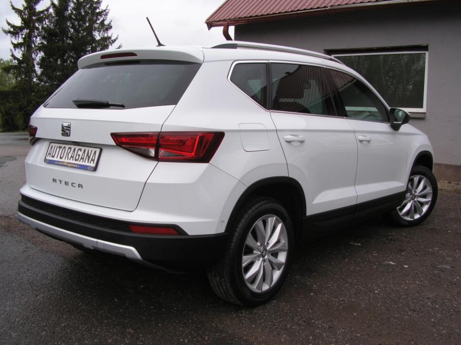 White SEAT Ateca 2017 in Riga, with an engine capacity of 1.60 L and mileage of 162 thousand km for 14950 €, photo 12 on AUTOMOTO.COM.LV