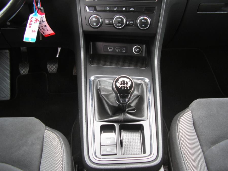 White SEAT Ateca 2017 in Riga, with an engine capacity of 1.60 L and mileage of 162 thousand km for 14950 €, photo 37 on AUTOMOTO.COM.LV