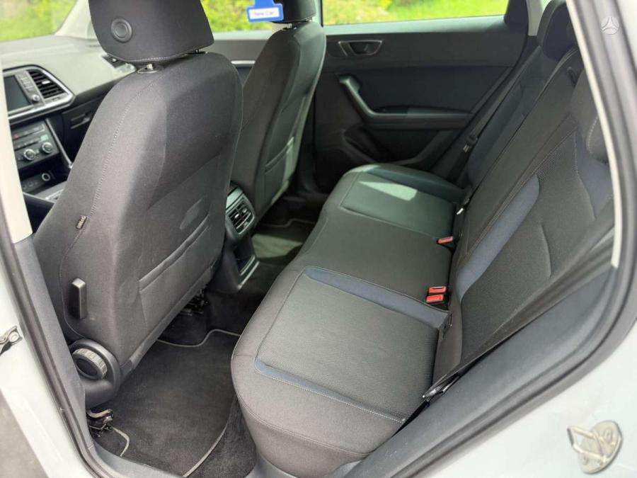 White SEAT Ateca 2017 in Utena, with an engine capacity of 1.60 L and mileage of 200 thousand km for 9950 €, photo 10 on AUTOMOTO.COM.LV