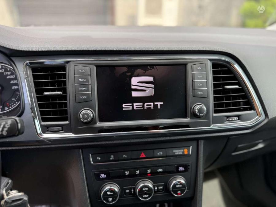 White SEAT Ateca 2017 in Utena, with an engine capacity of 1.60 L and mileage of 200 thousand km for 9950 €, photo 16 on AUTOMOTO.COM.LV