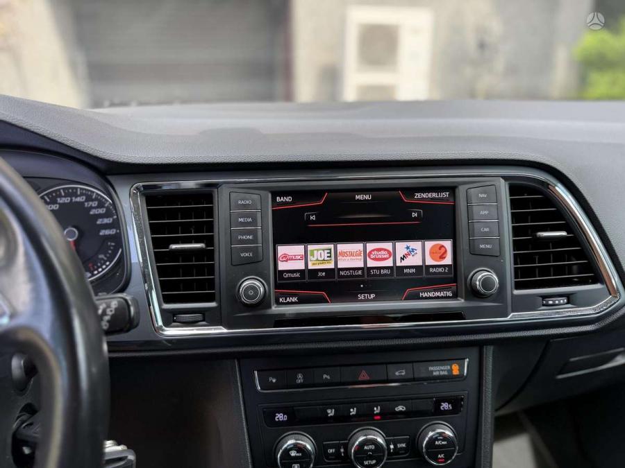 White SEAT Ateca 2017 in Utena, with an engine capacity of 1.60 L and mileage of 200 thousand km for 9950 €, photo 17 on AUTOMOTO.COM.LV