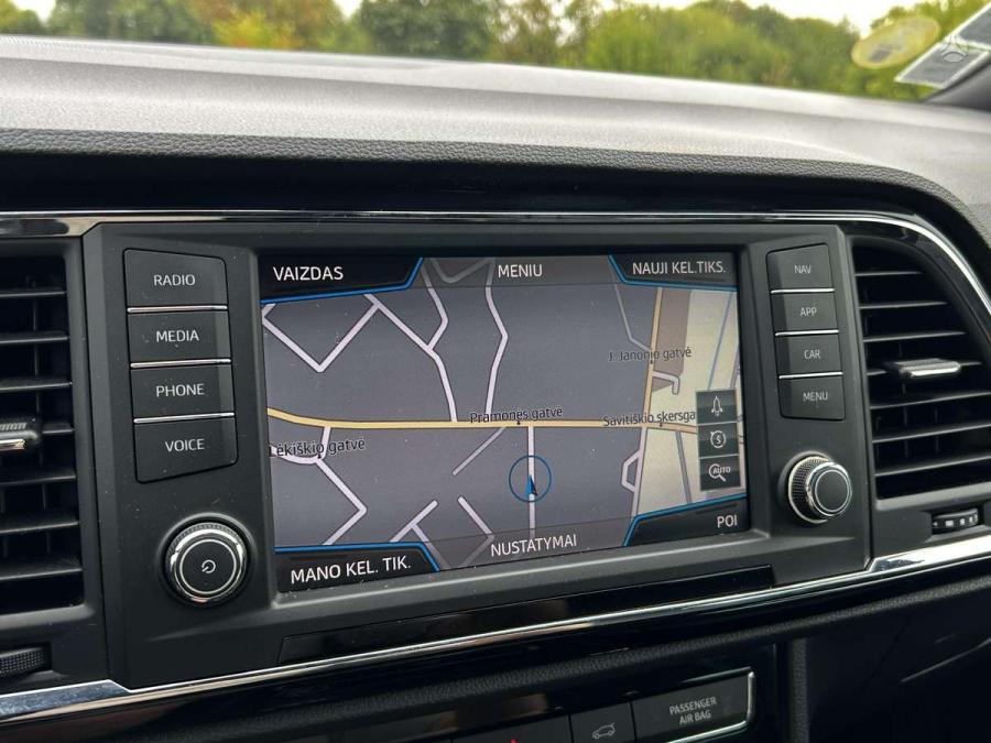 White SEAT Ateca 2017 in Panevezys, with an engine capacity of 1.97 L and mileage of 284 thousand km for 11900 €, photo 21 on AUTOMOTO.COM.LV