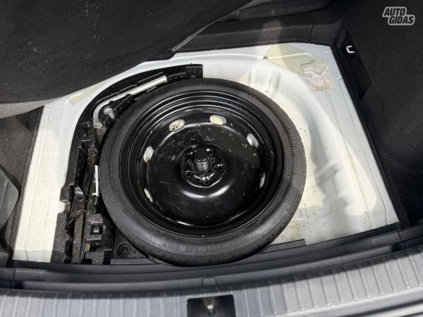 White SEAT Ateca 2017 in Utena, with an engine capacity of 1.60 L and mileage of 200 thousand km for 9700 €, photo 9 on AUTOMOTO.COM.LV