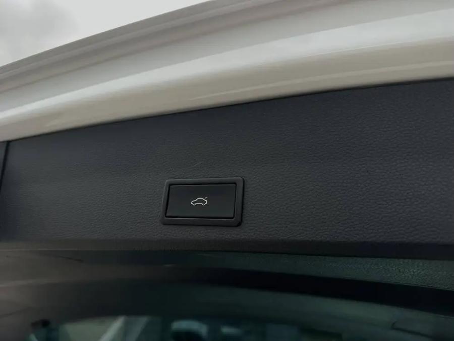 Balts SEAT Ateca 2018 Jelgava, ar dzinēja tilpumu 1.60 L un nobraukumu 119 tūkst. km par 14900 €, foto 13 vietnē AUTOMOTO.COM.LV
