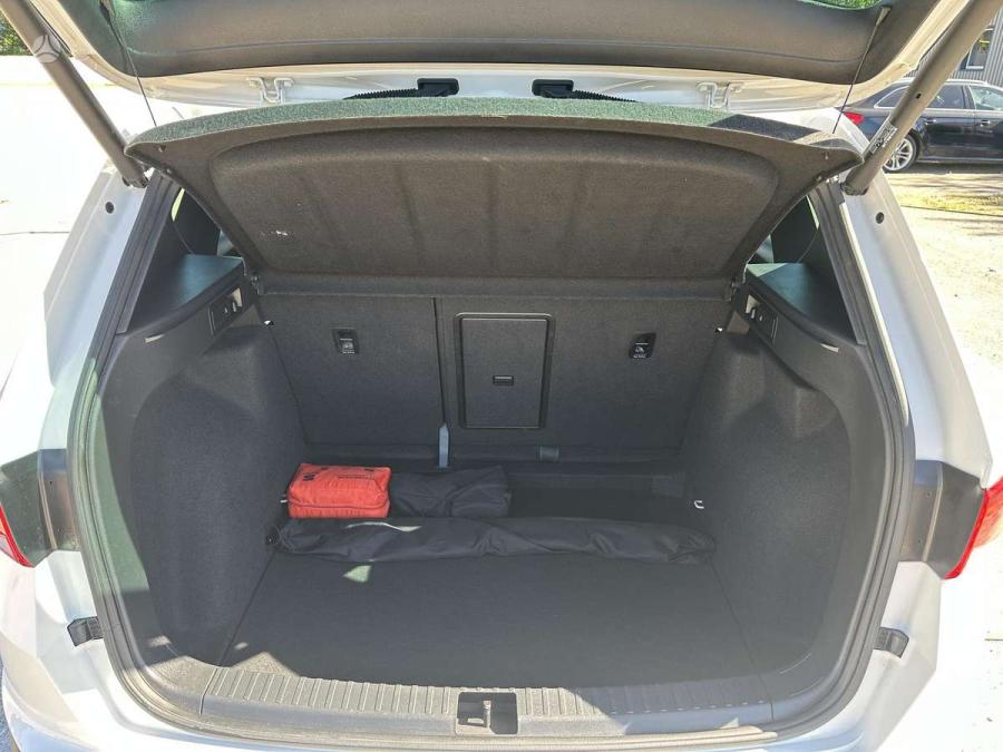 White SEAT Ateca 2019 in Telschi, with an engine capacity of 1.97 L and mileage of 198 thousand km for 17500 €, photo 9 on AUTOMOTO.COM.LV