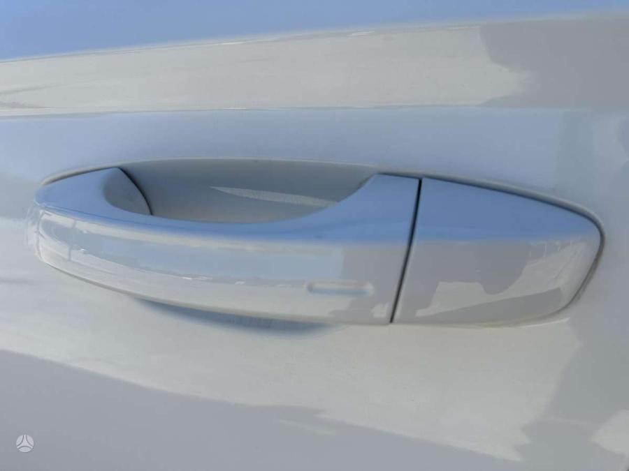 White SEAT Ateca 2019 in Telschi, with an engine capacity of 1.97 L and mileage of 198 thousand km for 17500 €, photo 14 on AUTOMOTO.COM.LV