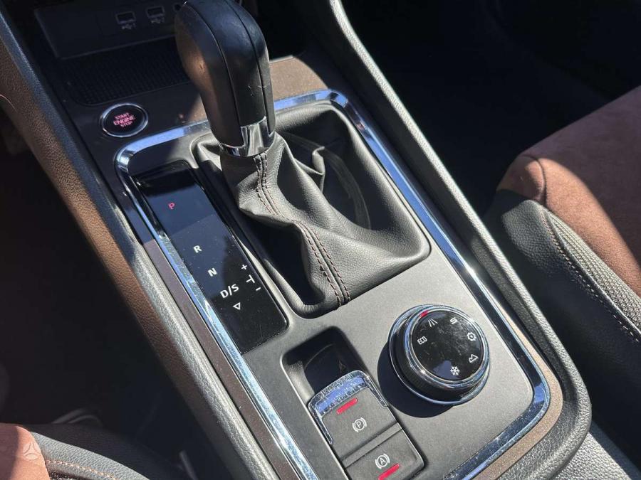White SEAT Ateca 2019 in Telschi, with an engine capacity of 1.97 L and mileage of 198 thousand km for 17500 €, photo 32 on AUTOMOTO.COM.LV
