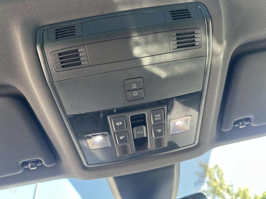 White SEAT Ateca 2019 in Telschi, with an engine capacity of 1.97 L and mileage of 198 thousand km for 17500 €, photo 34 on AUTOMOTO.COM.LV