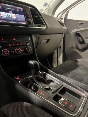 White SEAT Ateca 2019 in Klaipeda, with an engine capacity of 1.97 L and mileage of 224 thousand km for 12999 €, photo 16 on AUTOMOTO.COM.LV
